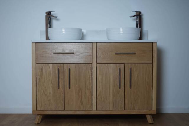 Large Oak His & Hers Bathroom Vanity Unit With Marble Top & Splashback ...