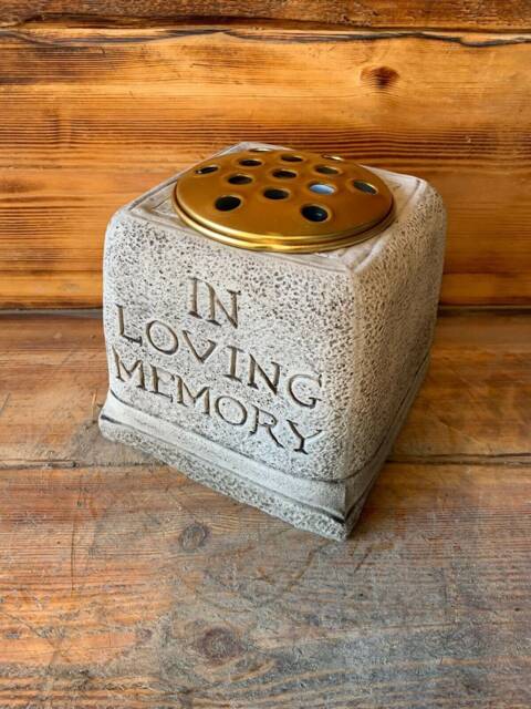 stone Garden in Loving Memory Memorial Grave Side Flower Vase Pot ...