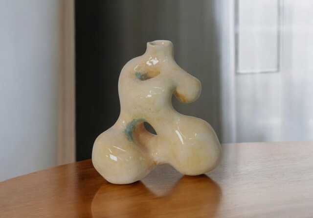 Abstract Female Form Vase. Sculptural Flower Sculptures. Interior ...