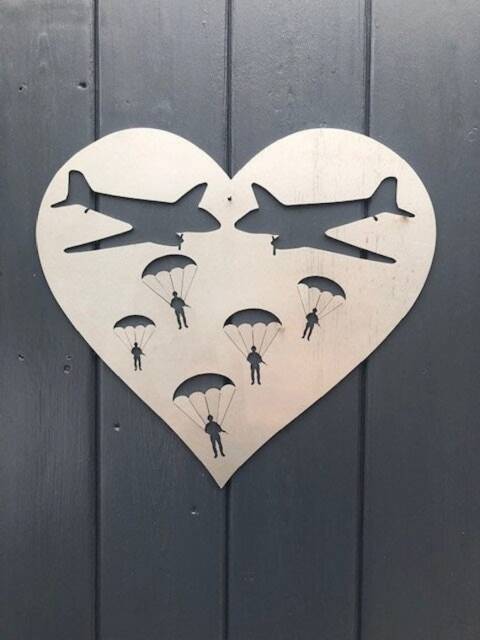 Lest We Forget , Heart, Paratroopers, C47 Planes, Remembrance Gift, Art ...