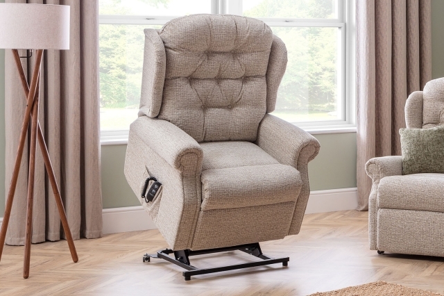 Celebrity Furniture Woburn Grande Cloud Zero Riser Recliner Chair ...