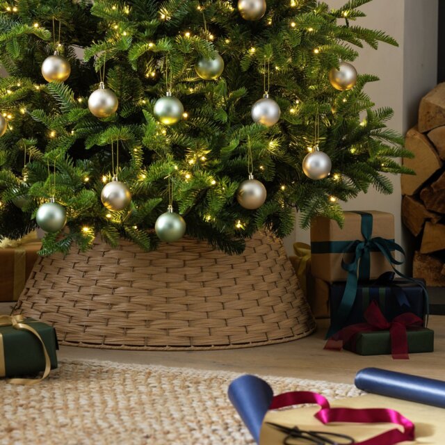 Habitat Woven Collapsible Tree Skirt - 68cm by Habitat | ufurnish.com