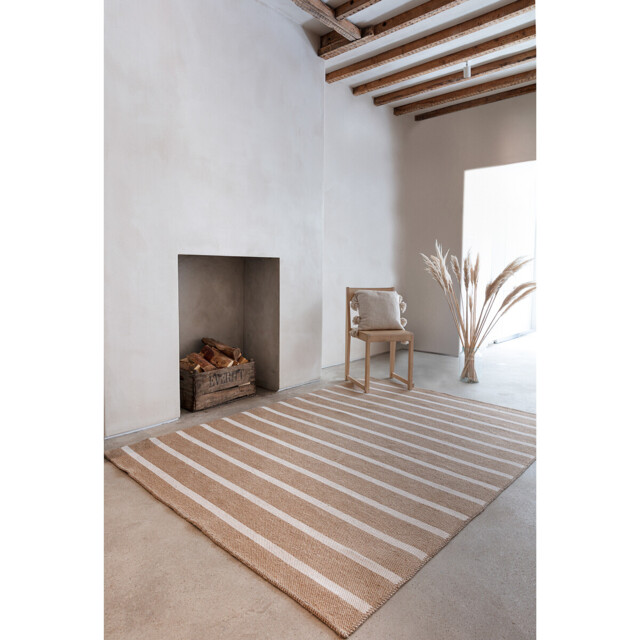Minimalist Stripe Jute Rug by La Redoute | ufurnish.com