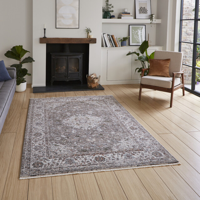 Vintage Border Faded Rug by La Redoute | ufurnish.com