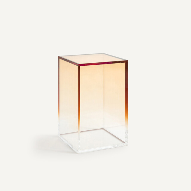 Akrili Gradient Acrylic End Table by La Redoute | ufurnish.com