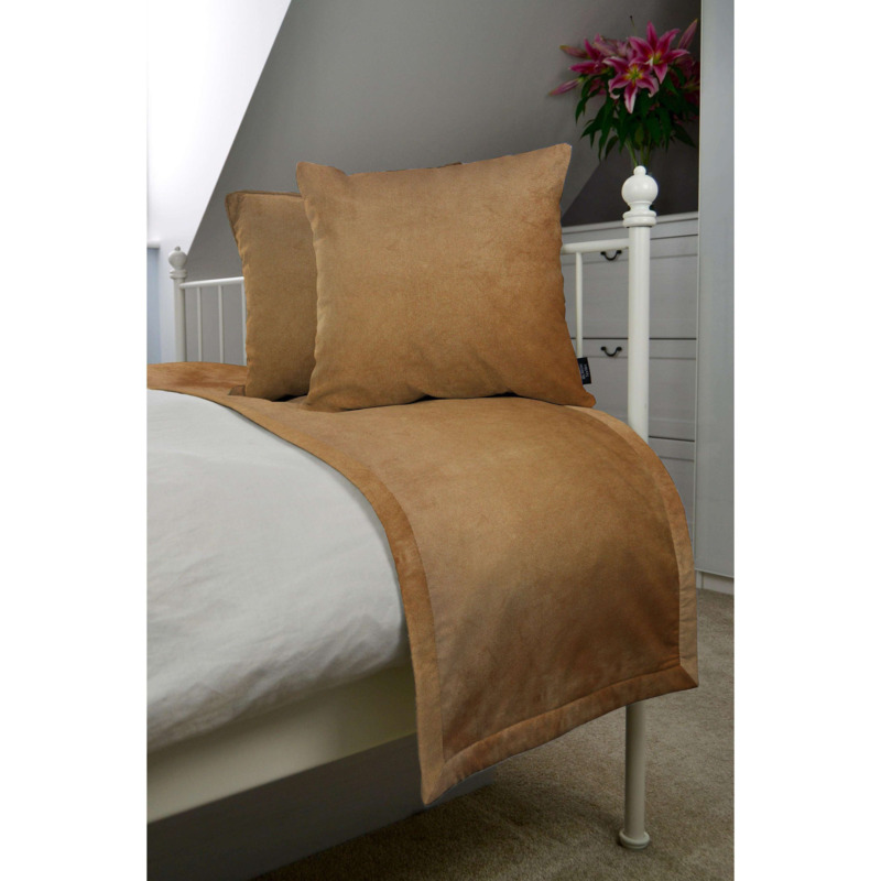 Matt Caramel Gold Velvet Bedding Set, Runner (50x255cm) + 2x Filled ...