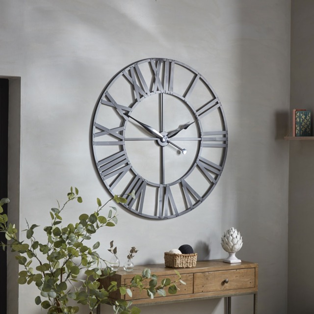 Black Metal Large Round Wall Clock by Moda Furnishings | ufurnish.com