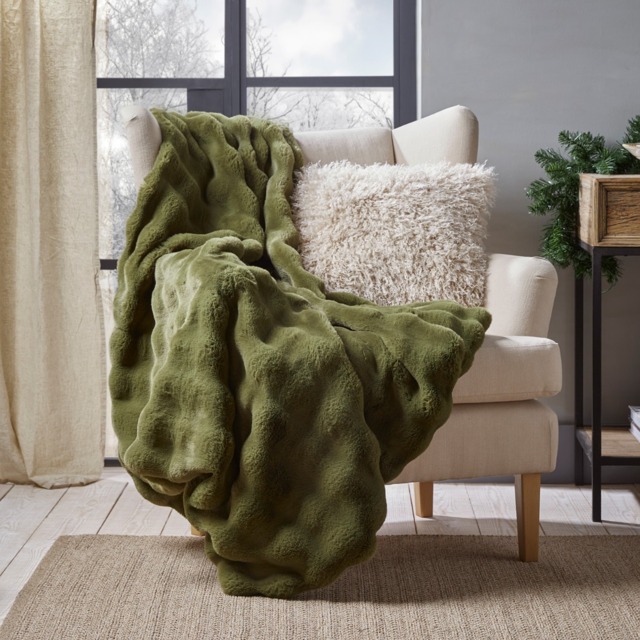 Luxury Green Faux Fur Throw by Moda Furnishings | ufurnish.com