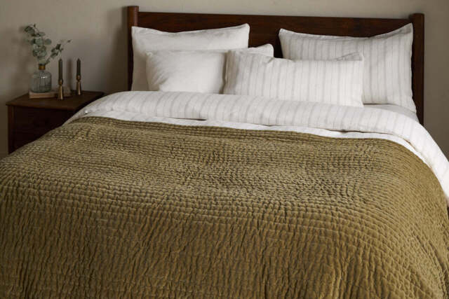 nkuku Nidra Velvet & Linen Bed Quilt - Textiles - Moss - 220 x 240 cm ...
