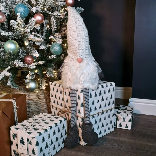 Rackhams 79cm Battery Operated Christmas Gonk with Dangly Legs ...