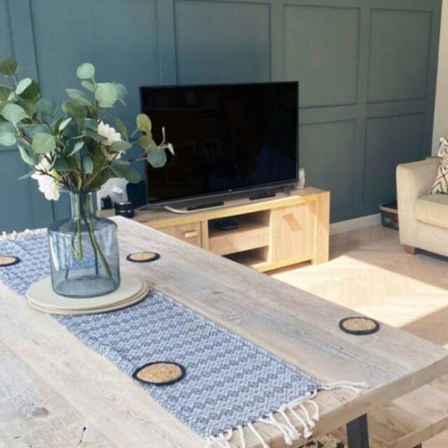 Rackhams Bespoke Collection - Reclaimed Dining Table - U Base - White Wash - L140cm X W80cm (4-6 ...