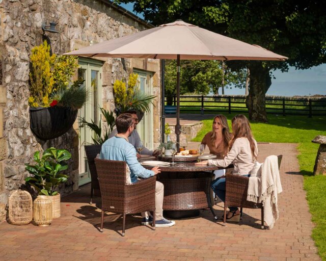 Cambridge 4 Rattan Garden Chairs & Large Round Dining Table Set in ...