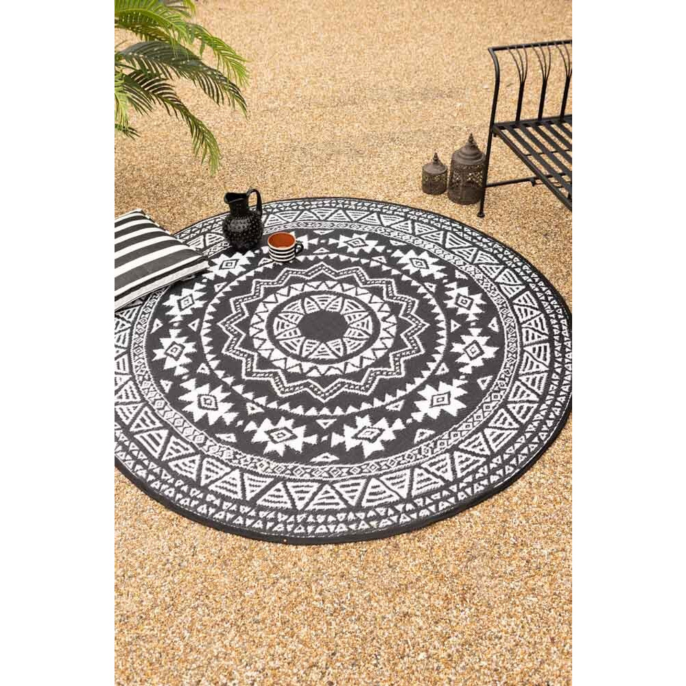 Round Aztec Design Reversible Outdoor Garden Rug by Rockett St George ...