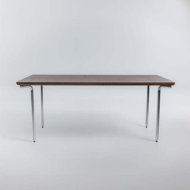 Loop Dining Table by Sazy | ufurnish.com