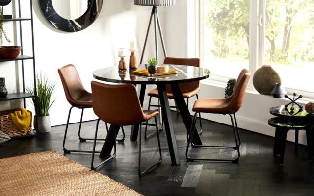 ScS Living Fiji Round Dining Table & 4 Dining Chairs by SCS | ufurnish.com