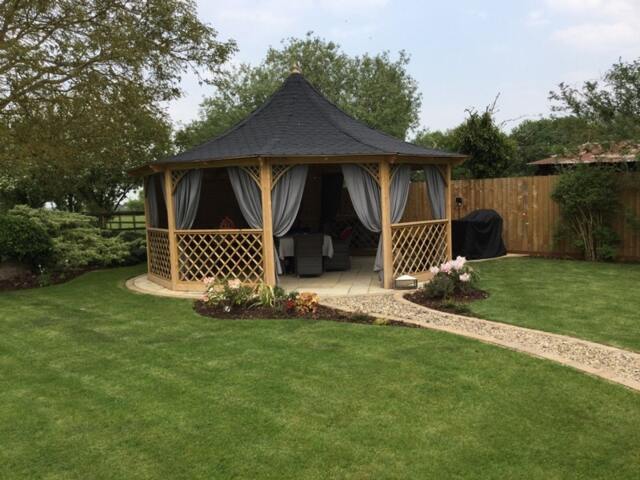 Wagner pavilion gazebo maxi - pressure treated timber - l660 x w660 x ...