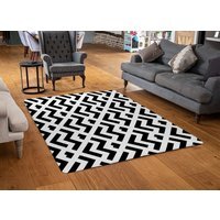 Black White Geometric Rug - Black / 150cm by The Range | ufurnish.com
