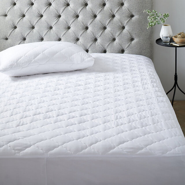 The White Company Ultrasoft Quilted Waterproof Protector Mattress ...