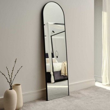 Laura James | uFurnish.com